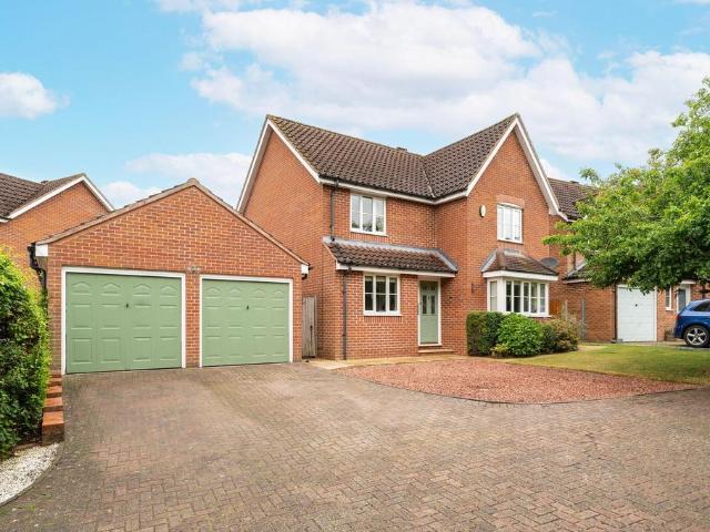 4 bedroom detached house for sale
