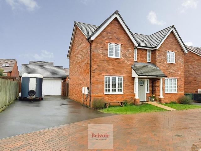 4 bedroom detached house for sale