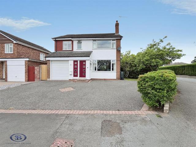 4 bedroom detached house for sale