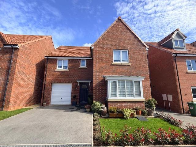 4 bedroom detached house for sale