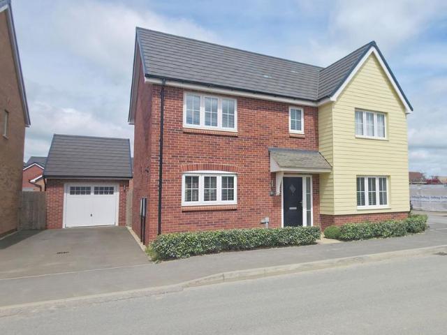 4 bedroom detached house for sale