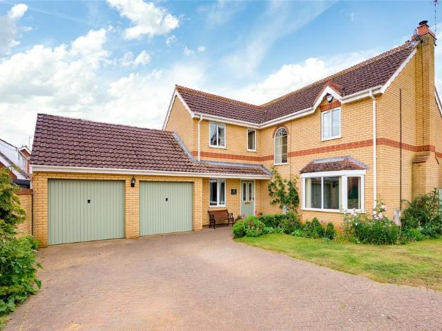 4 bedroom detached house for sale