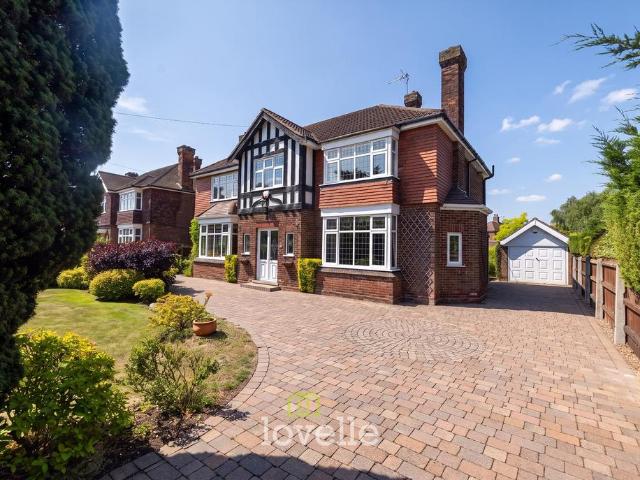 4 bedroom detached house for sale