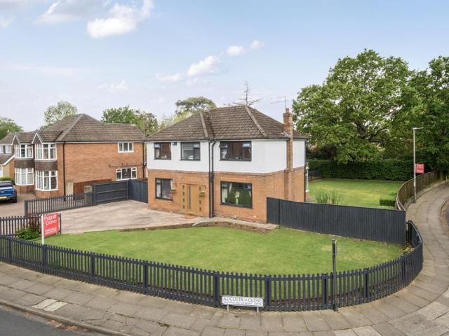 4 bedroom detached house for sale