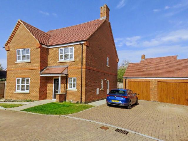 4 bedroom detached house for sale