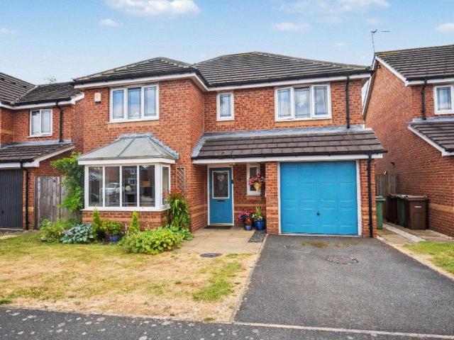 4 bedroom detached house for sale