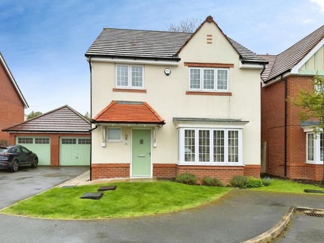 4 bedroom detached house for sale