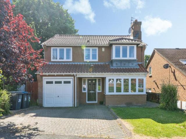 4 bedroom detached house for sale