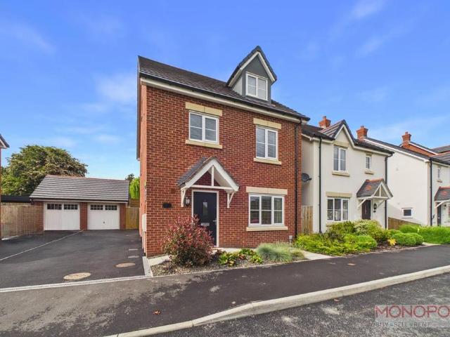 4 bedroom detached house for sale