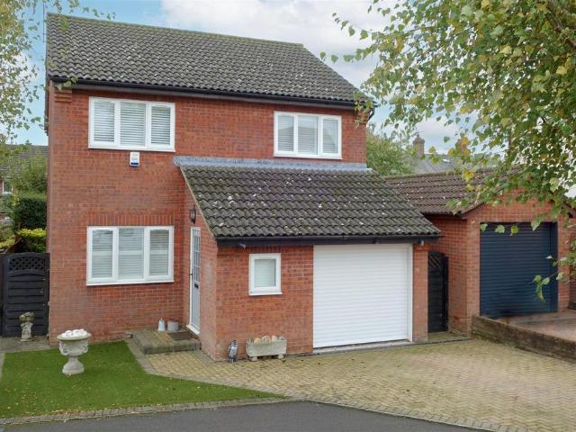 4 bedroom detached house for sale