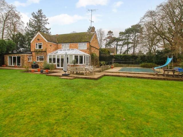 4 bedroom detached house for sale