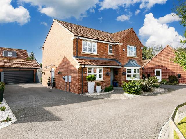 4 bedroom detached house for sale