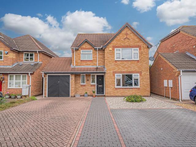 4 bedroom detached house for sale