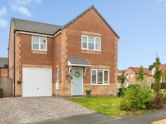 4 bedroom detached house for sale