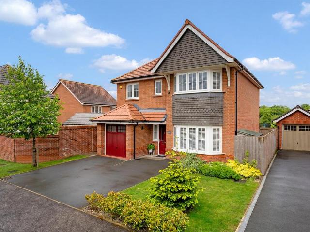 4 bedroom detached house for sale