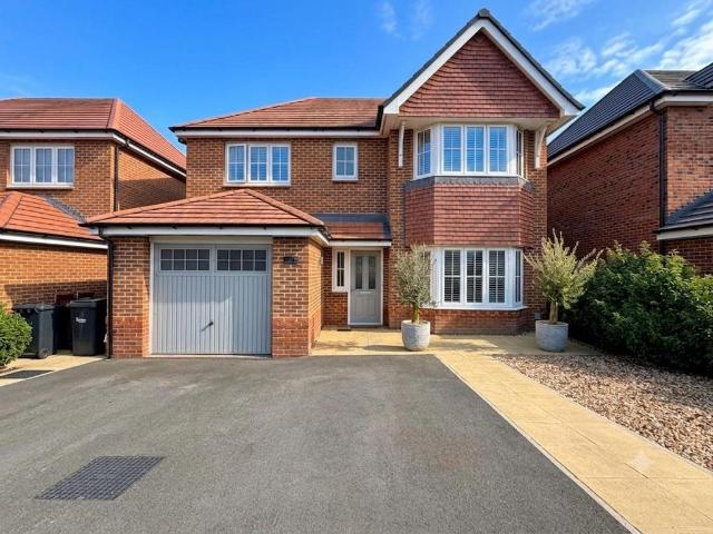 4 bedroom detached house for sale