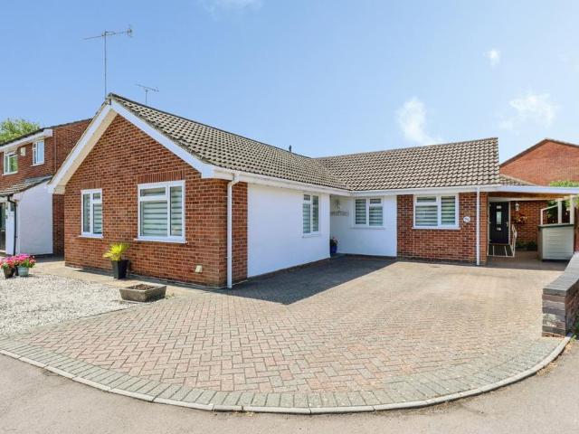 4 bedroom bungalow for sale