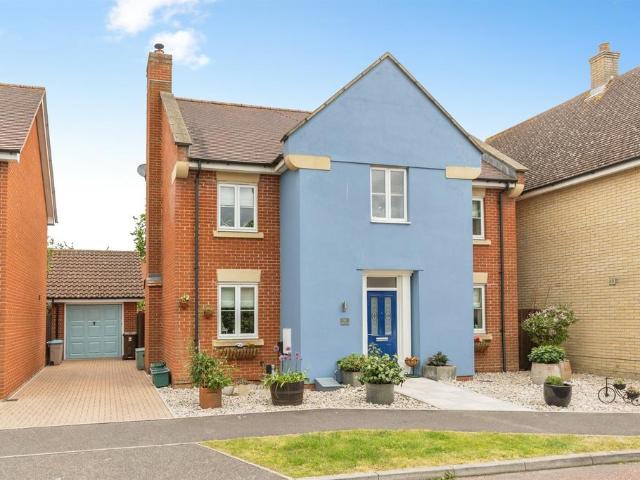 4 bedroom detached house for sale
