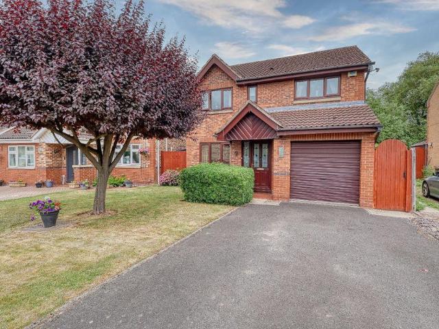 4 bedroom detached house for sale