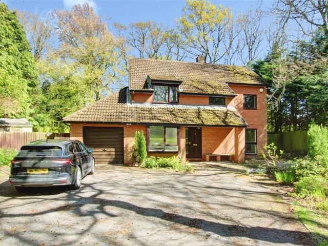 4 bedroom detached house for sale
