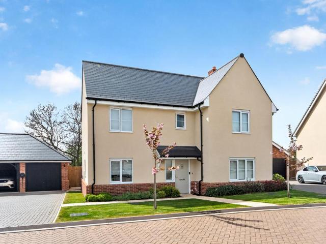 4 bedroom detached house for sale