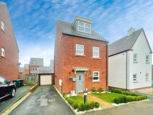 4 bedroom detached house for sale