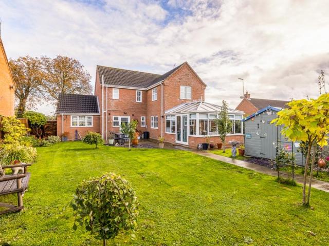4 bedroom detached house for sale