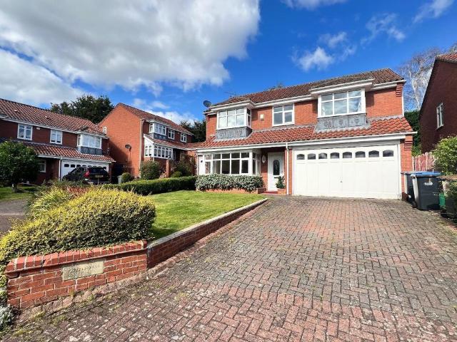 4 bedroom detached house for sale