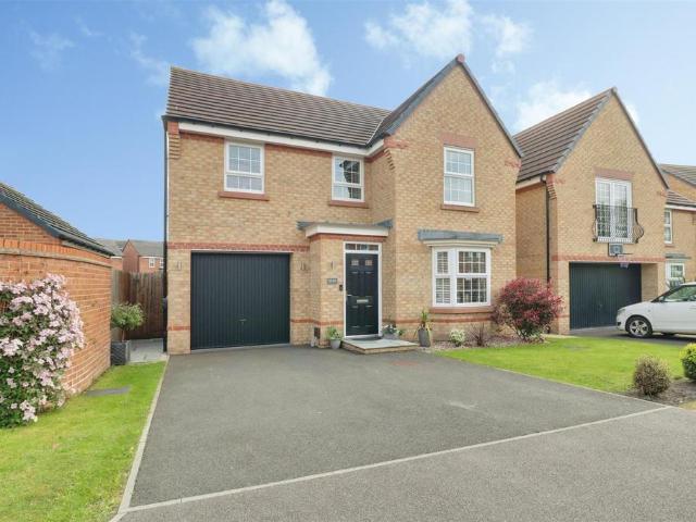 4 bedroom detached house for sale