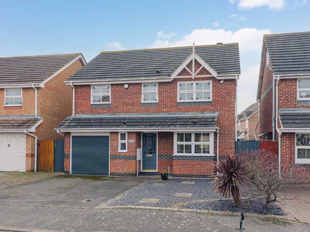 4 bedroom detached house for sale