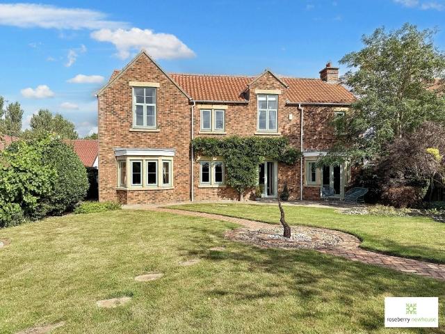 4 bedroom detached house for sale