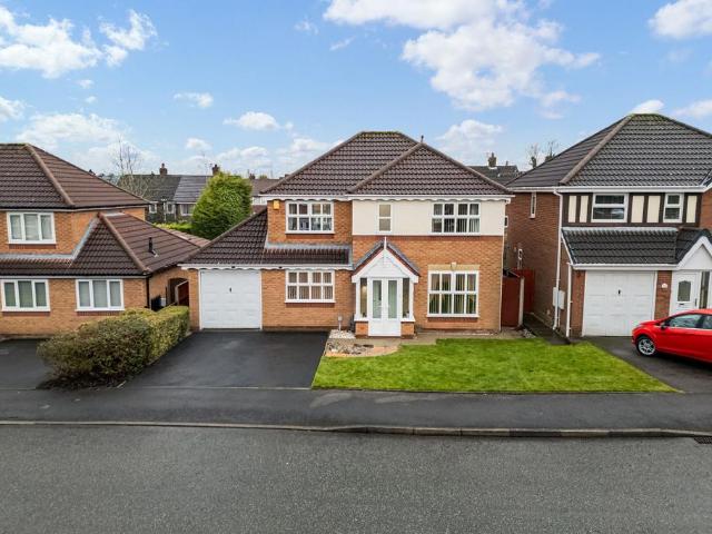 4 bedroom detached house for sale