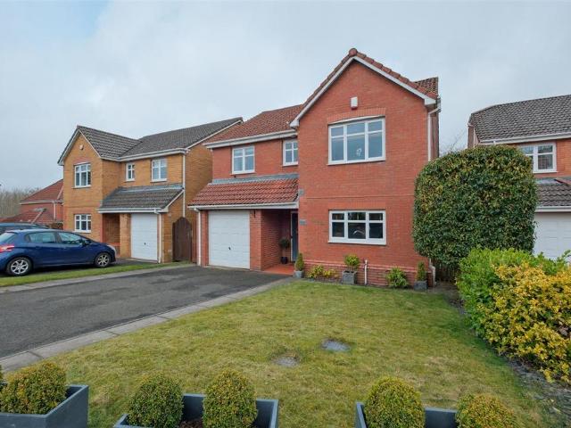 4 bedroom detached house for sale