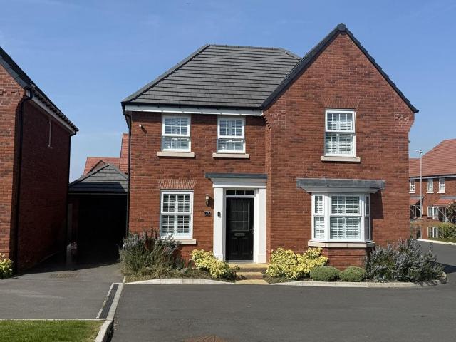 4 bedroom detached house for sale
