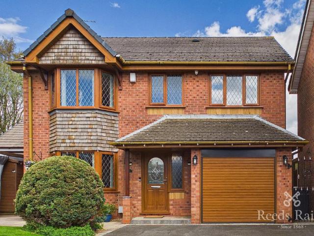 4 bedroom detached house for sale
