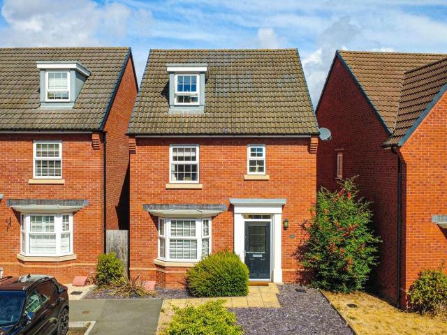 4 bedroom detached house for sale