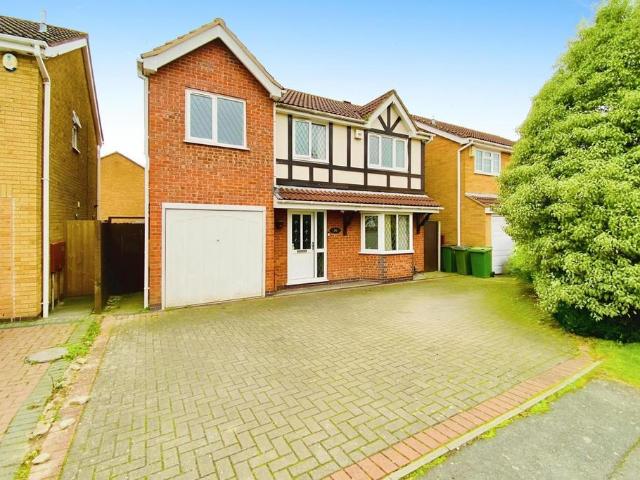4 bedroom detached house for sale