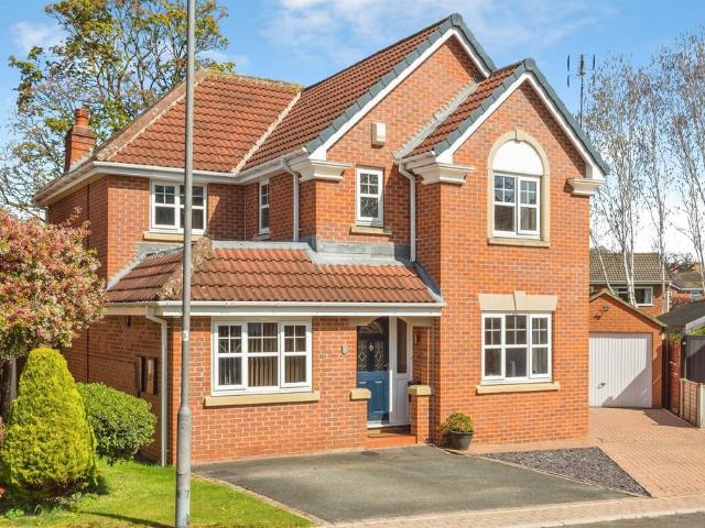 4 bedroom detached house for sale
