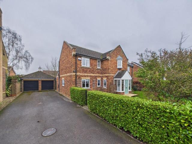 4 bedroom detached house for sale