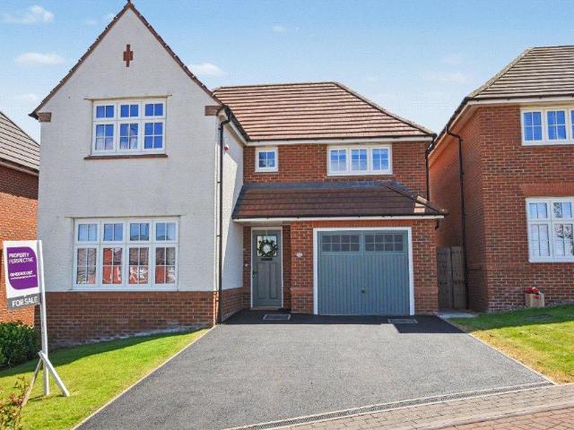 4 bedroom detached house for sale
