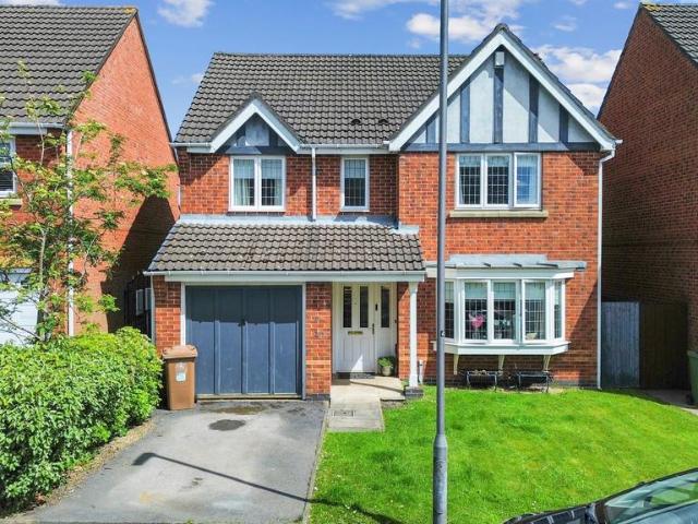 4 bedroom detached house for sale