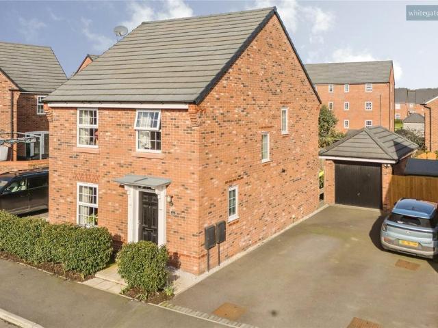 4 bedroom detached house for sale