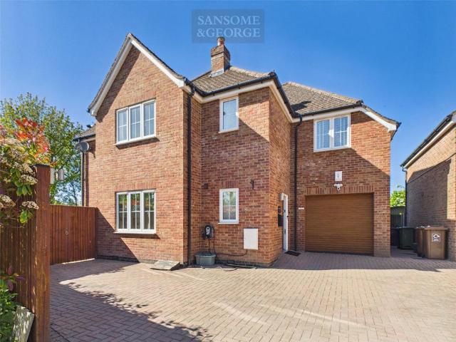 4 bedroom detached house for sale