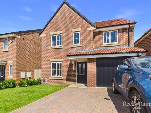 4 bedroom detached house for sale