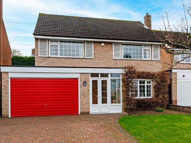4 bedroom detached house for sale