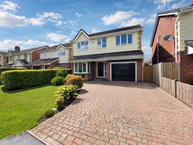 4 bedroom detached house for sale