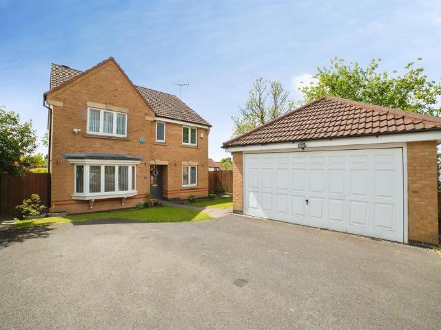 4 bedroom detached house for sale