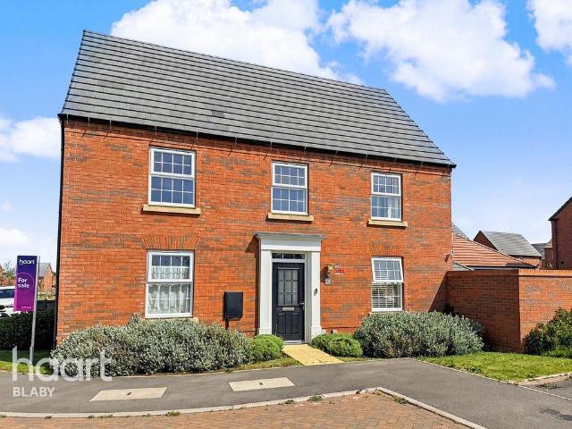 4 bedroom detached house for sale