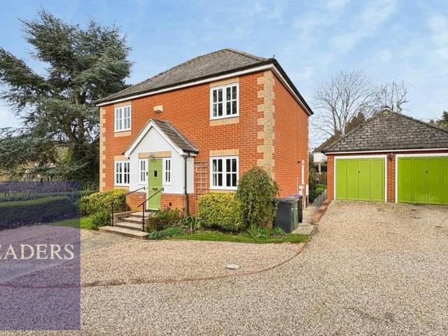4 bedroom detached house for sale