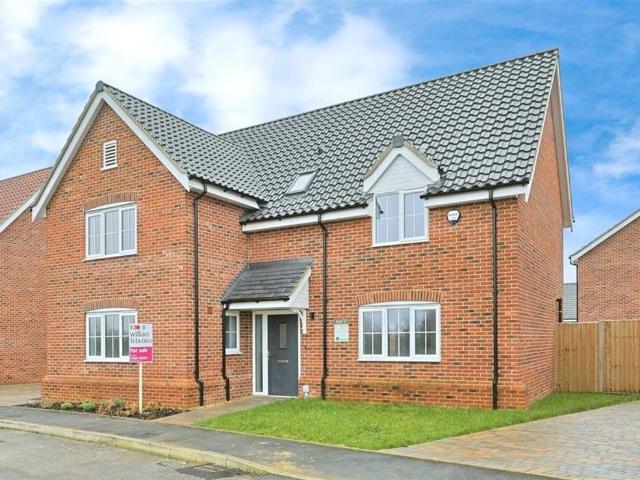4 bedroom detached house for sale